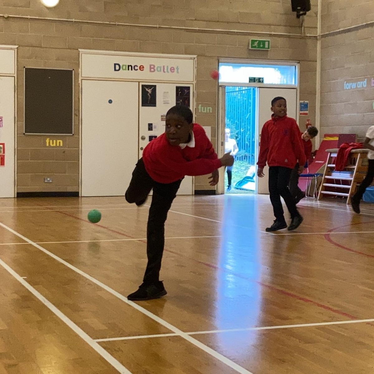 William Ford Junior School - Purposeful lunchtimes - hall sports